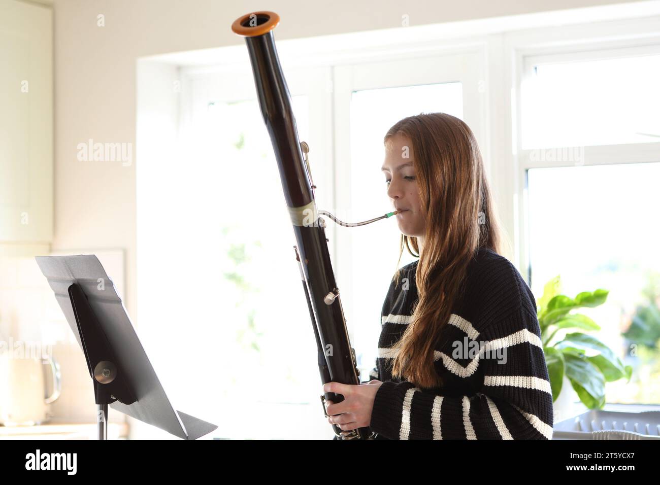 Teen girl bassoon hi-res stock photography and images - Alamy