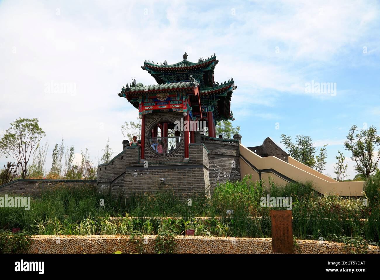 Traditional Chinese architectural scenery Stock Photo - Alamy