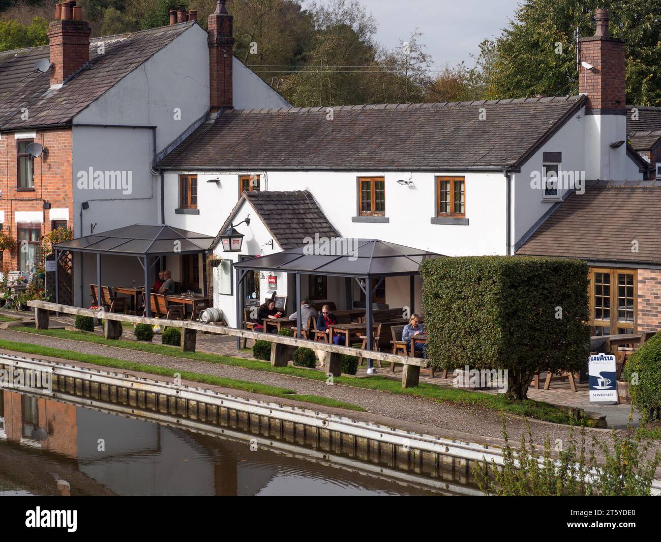 Hollybush pub hi-res stock photography and images - Alamy