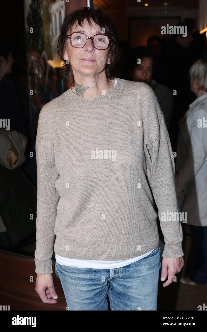 French novelist Ann Scott wins Renaudot Prize, for his book Les ...