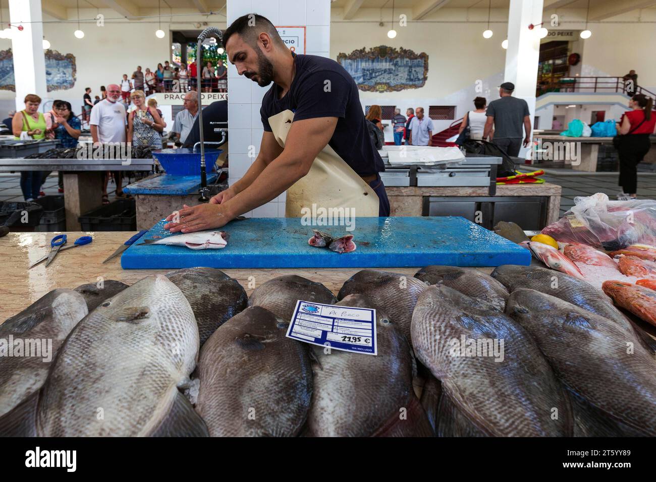 Fish hall, fish market, market hall Mercado dos Lavradores, Funchal ...