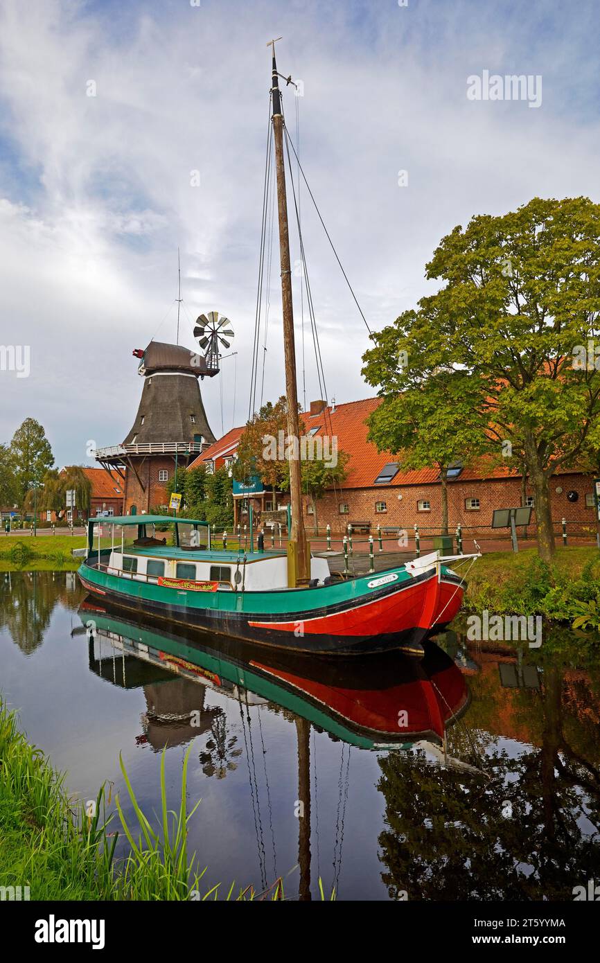 Museum ship Frauke on the Fehn Canal, behind it the Galleriehollaender ...