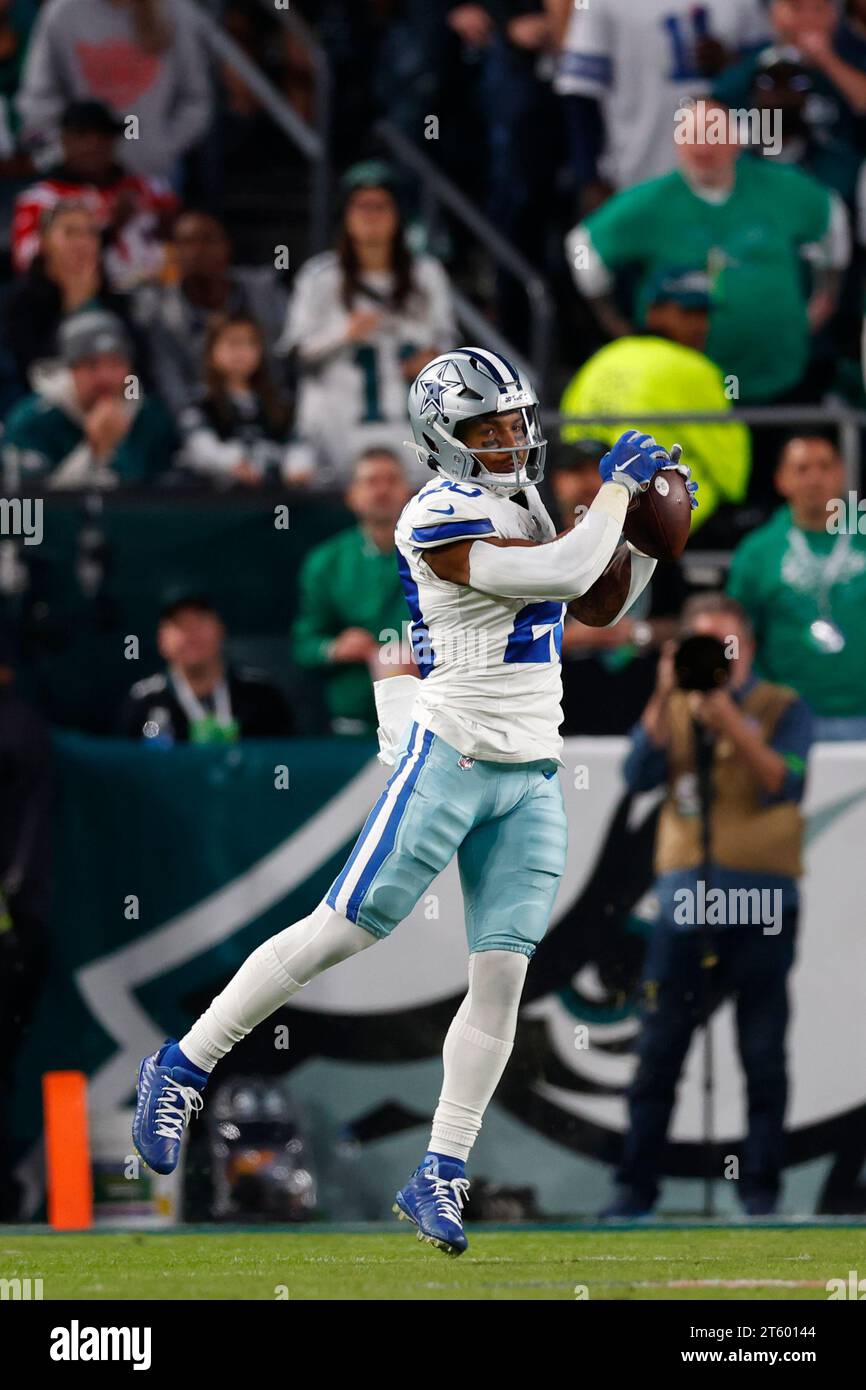Dallas Cowboys running back Tony Pollard (20) in action against the ...