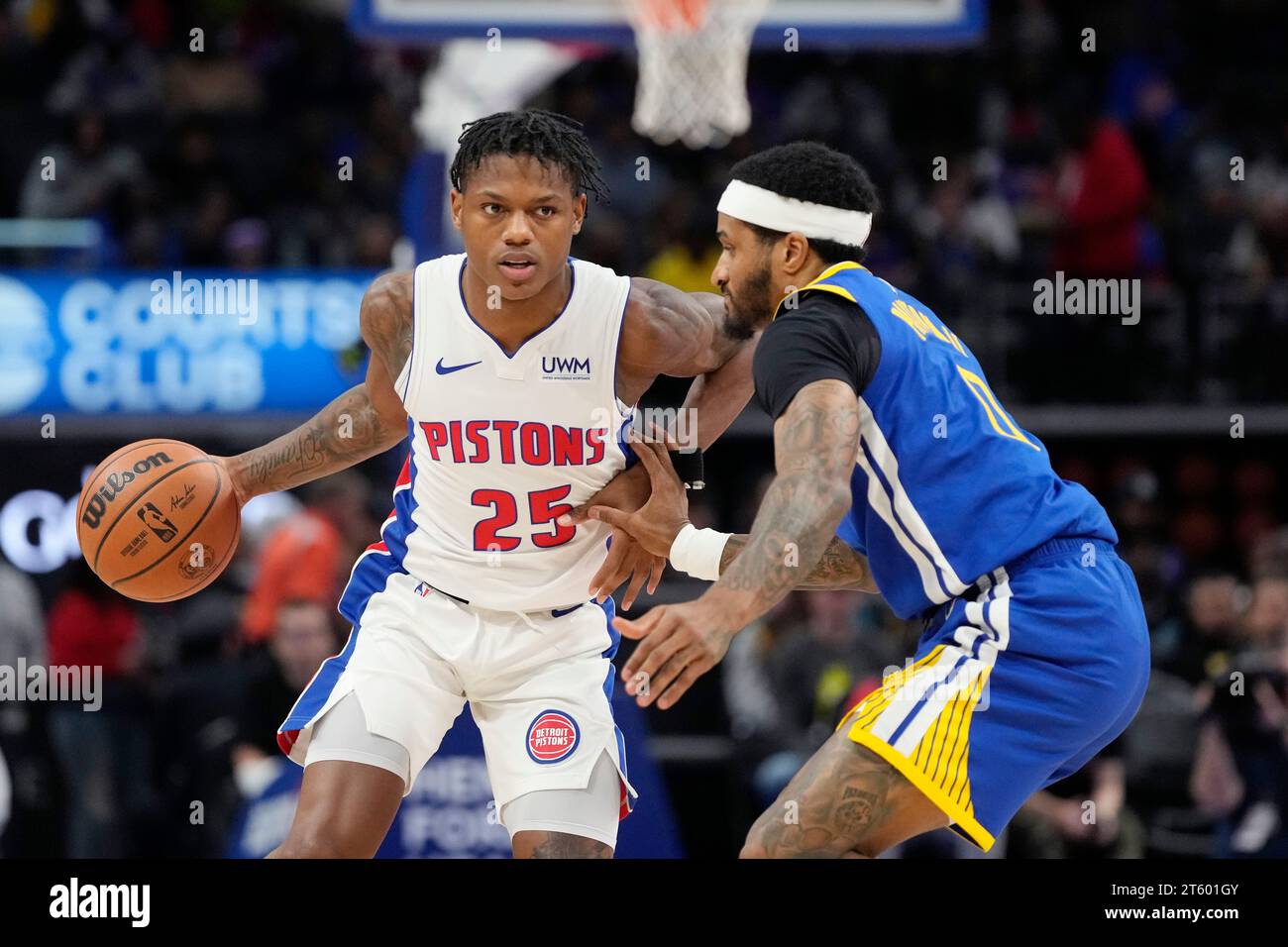 Detroit Pistons guard Marcus Sasser (25) is defended by Golden State ...