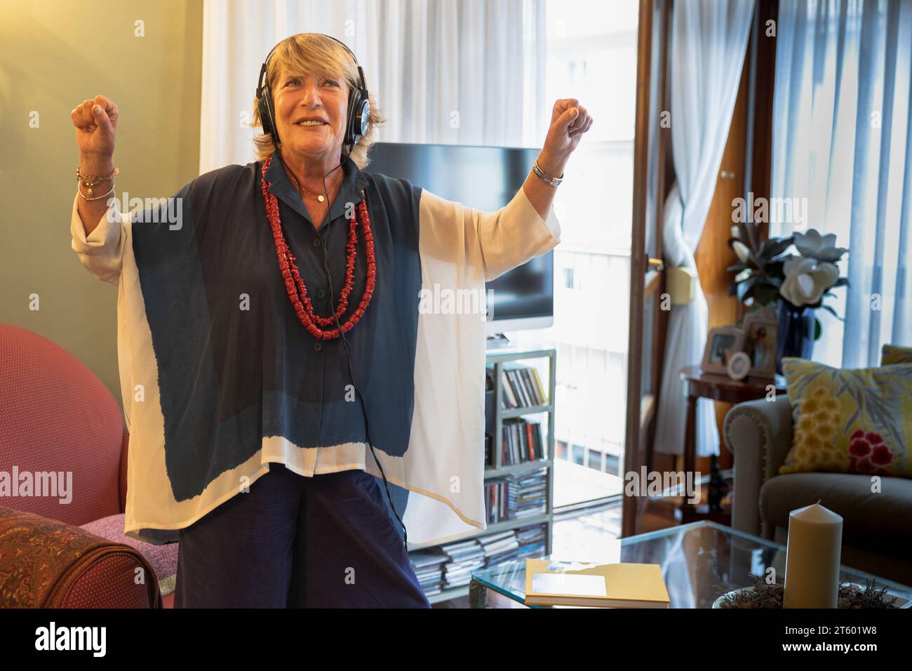 Grandma dancing hi-res stock photography and images - Alamy