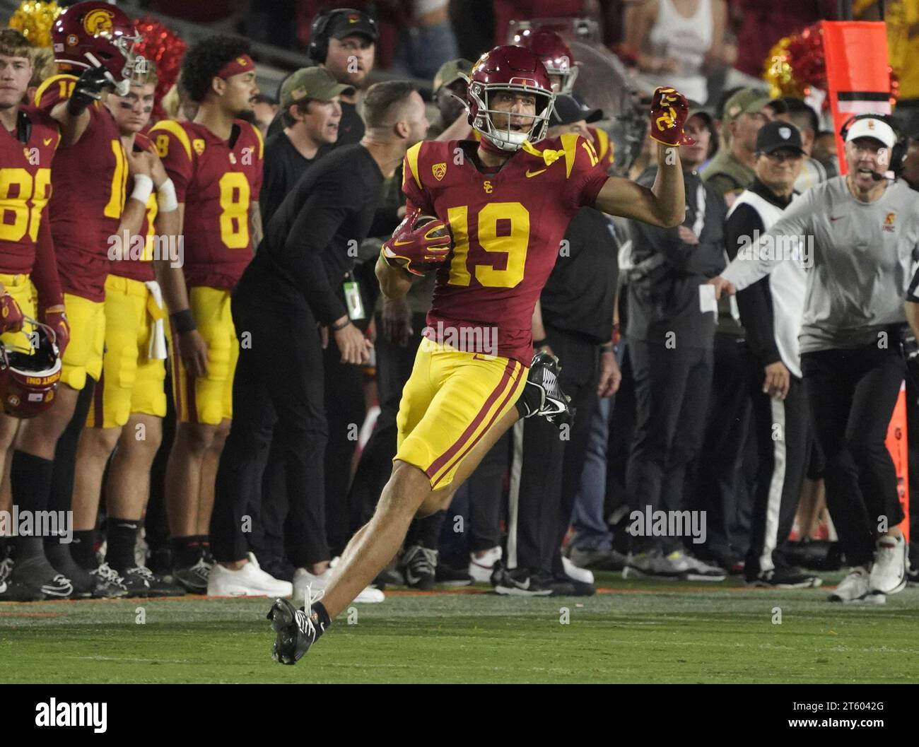 USC Trojans wide receiver Duce Robinson (19) makes a play with the ...