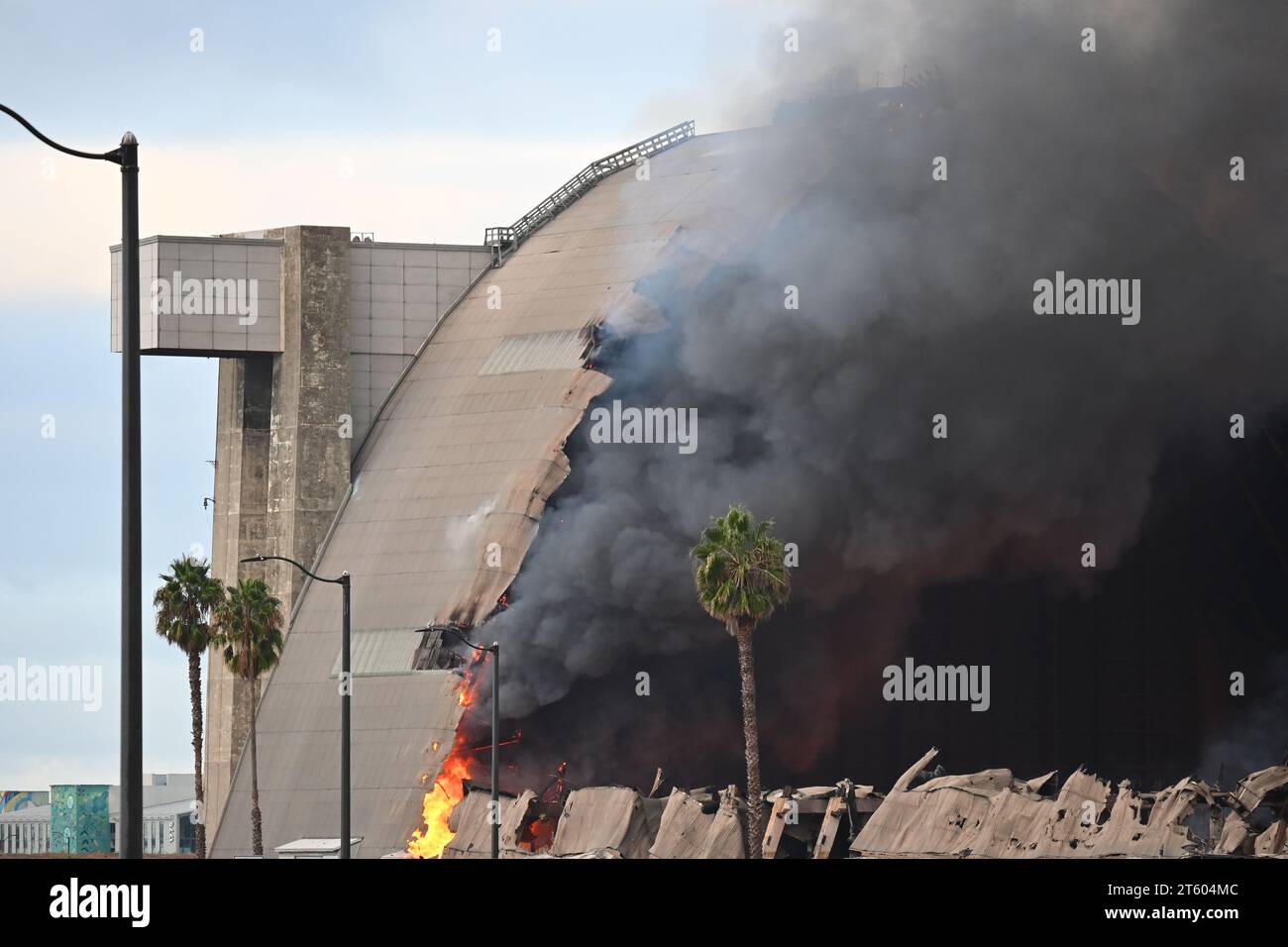 TUSTIN, CALIFORNIA - 7 NOV 2023: The MCAS Tustin Blimp Hangar on fire ...