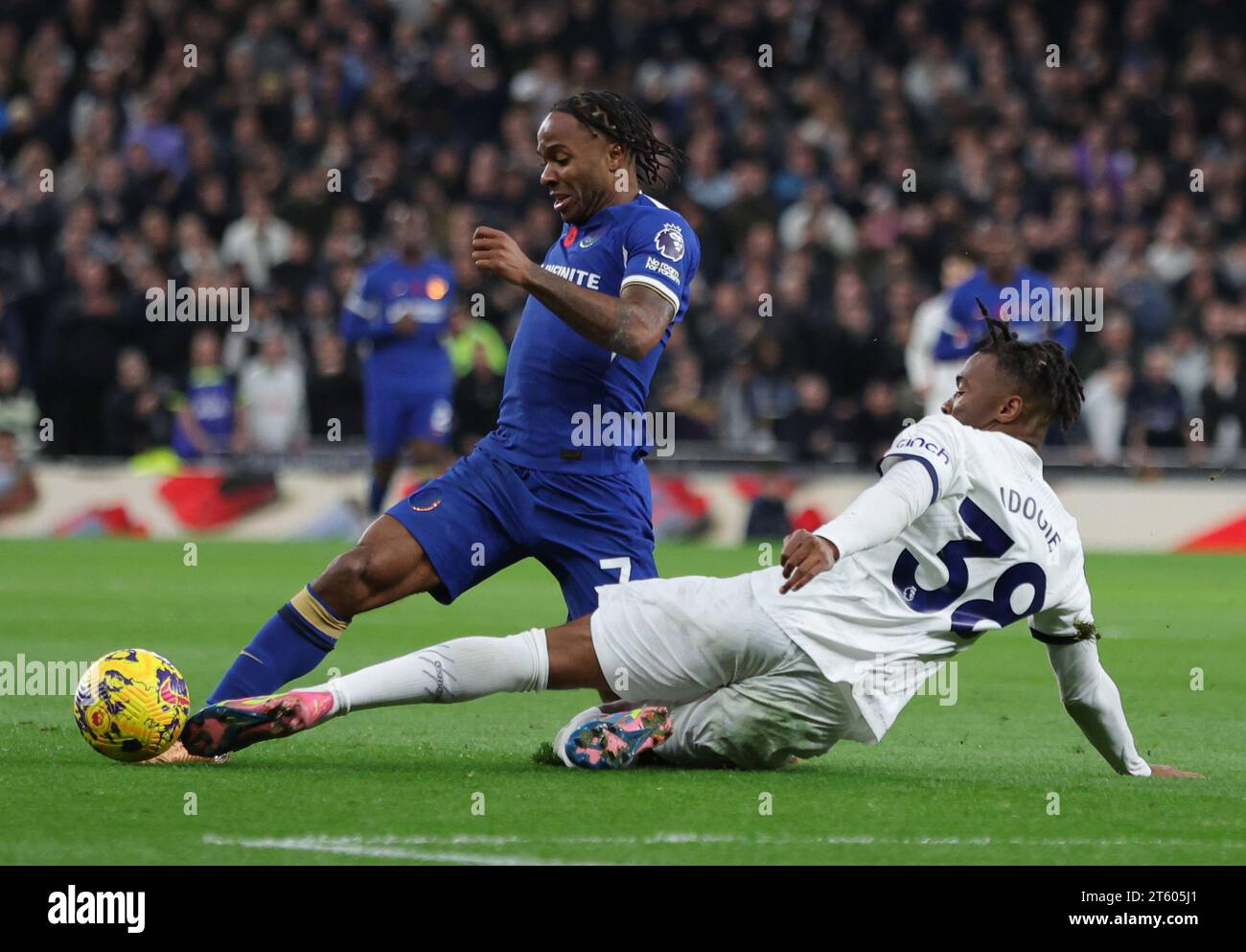 Destiny udogie yellow card hi-res stock photography and images - Alamy