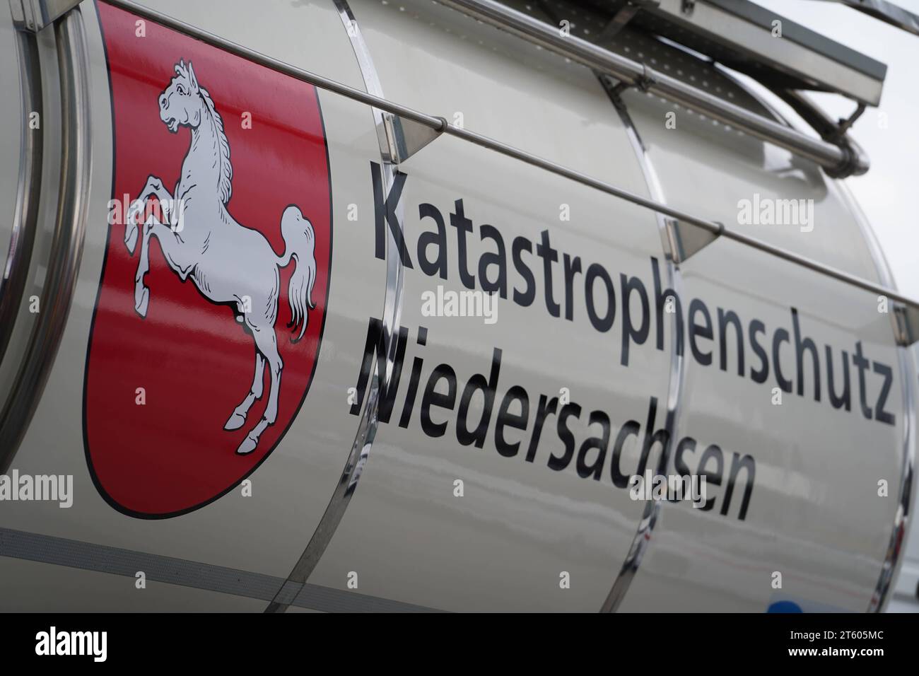 Symbol/- Themenbilder: Feuerwehr, Rettungsdienst, Polizei, Blaulicht ...