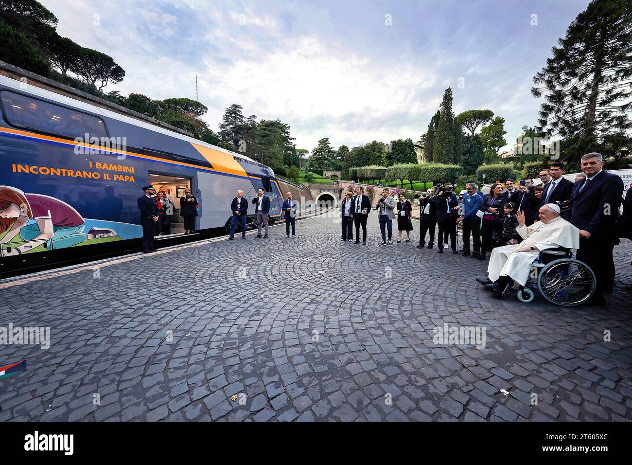 Citta del vaticano station hi-res stock photography and images - Alamy