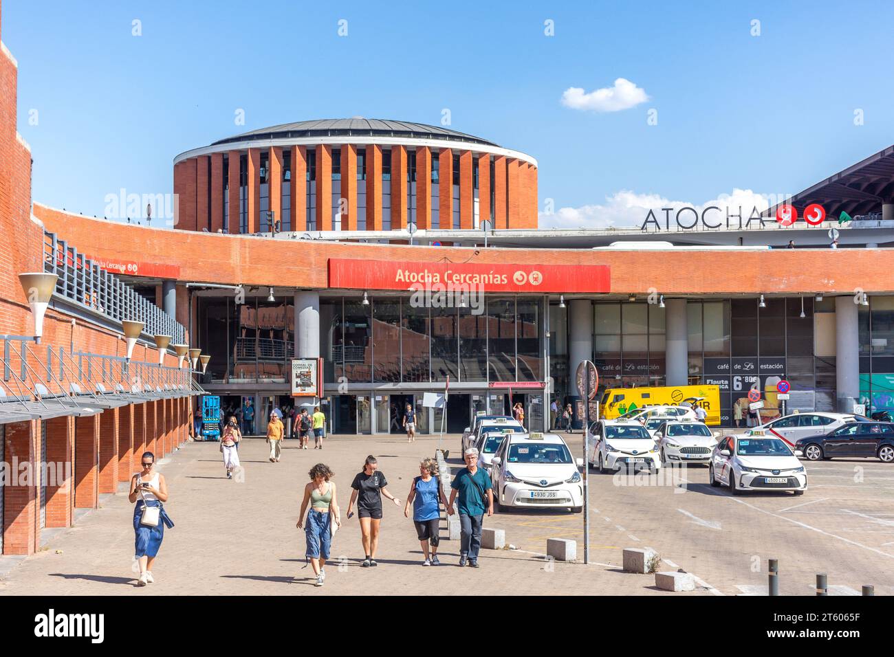 Estacion de cercanias de atocha atocha cercanias estacion plaz hi-res ...