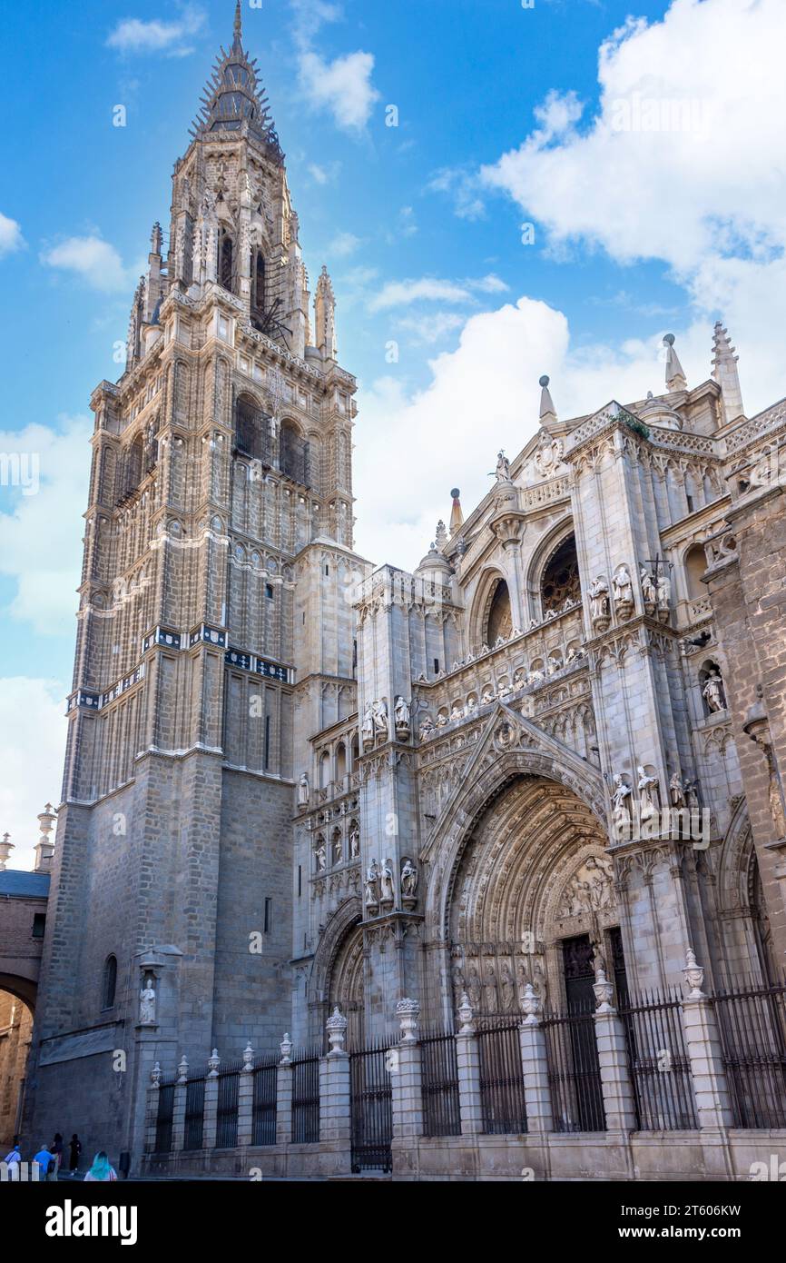 Gothic tower of Toledo Cathedral (Catedral Primada Santa María de ...