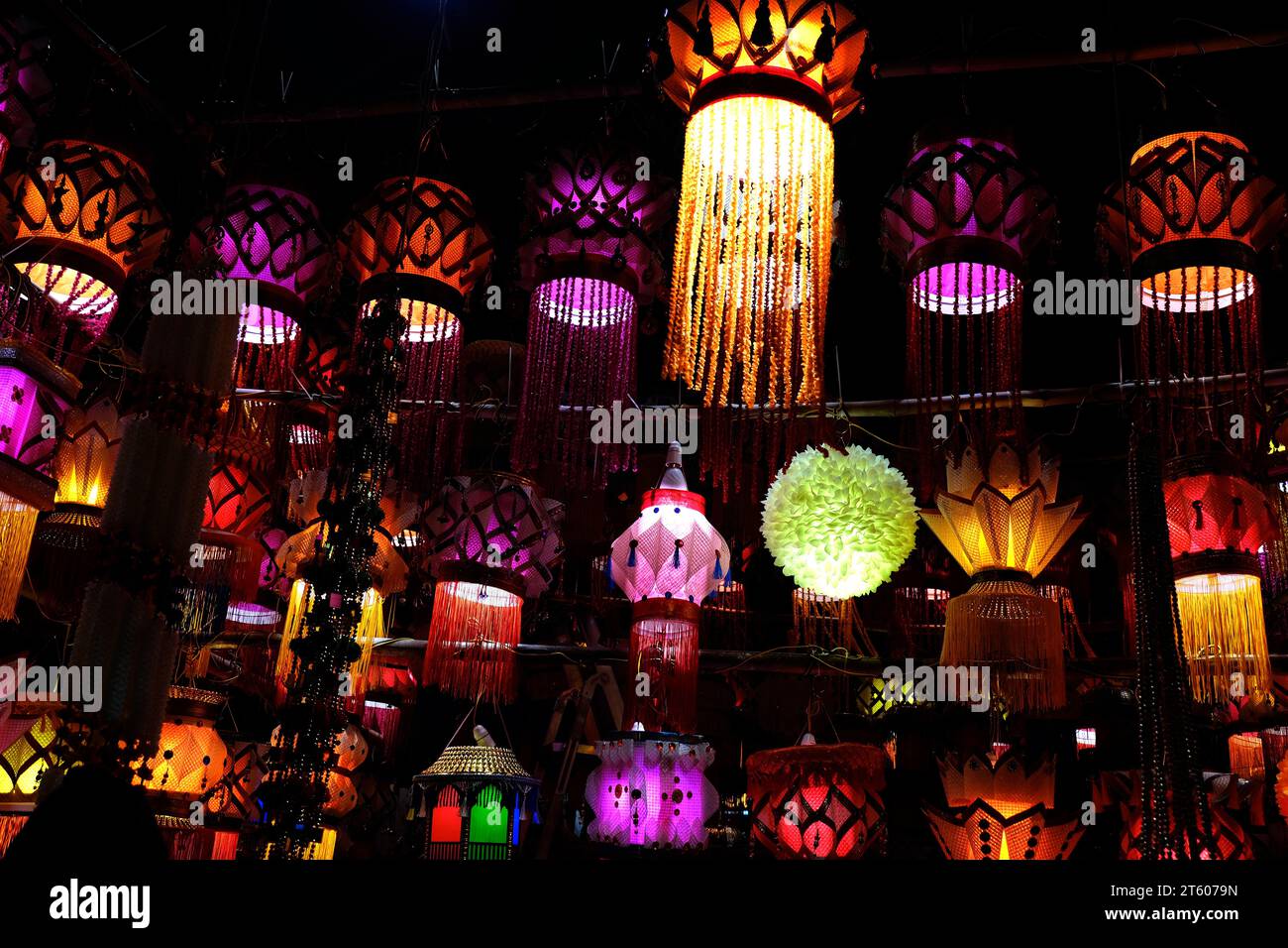 Star lanterns india hi-res stock photography and images - Alamy