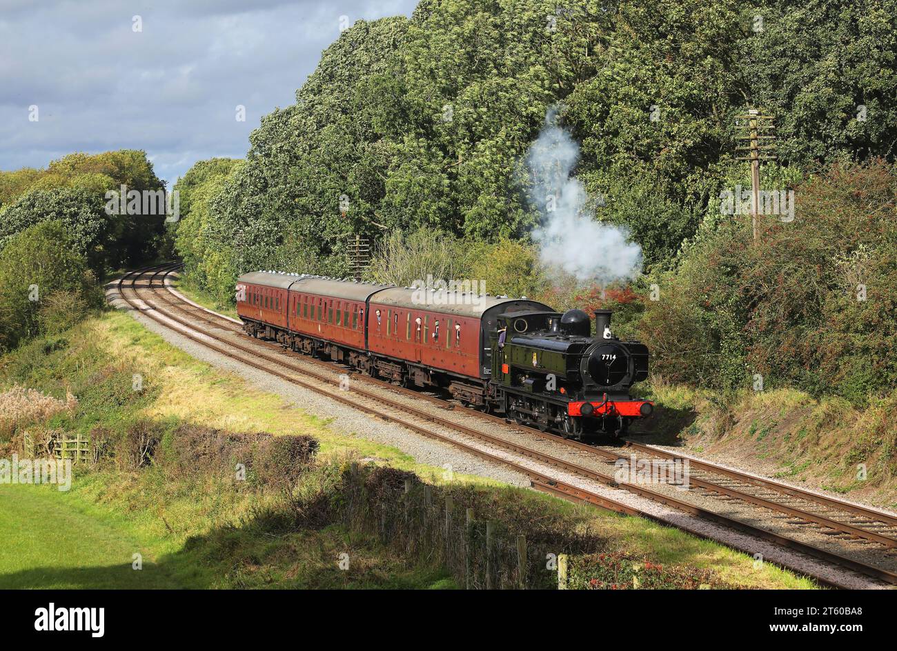 7714 visiting from the SVR passes Kinchley Lane during the GCR Gala ...