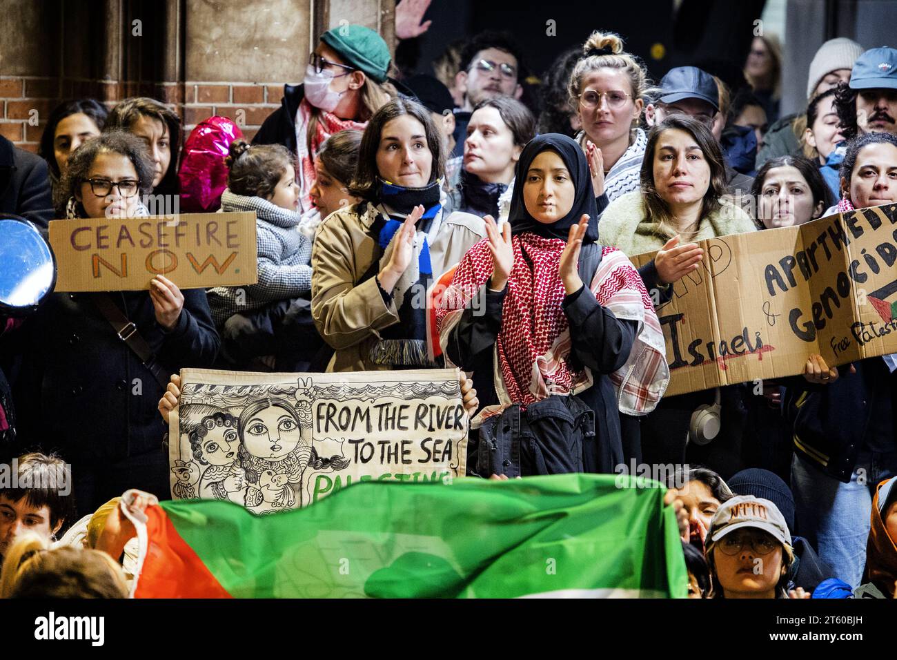 Palestina protests hi-res stock photography and images - Alamy
