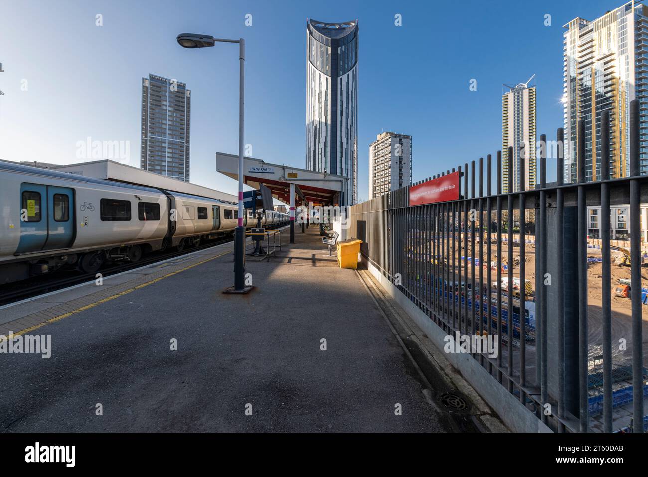 A Thames Link train in Elephant and Castle Overground Station in South ...