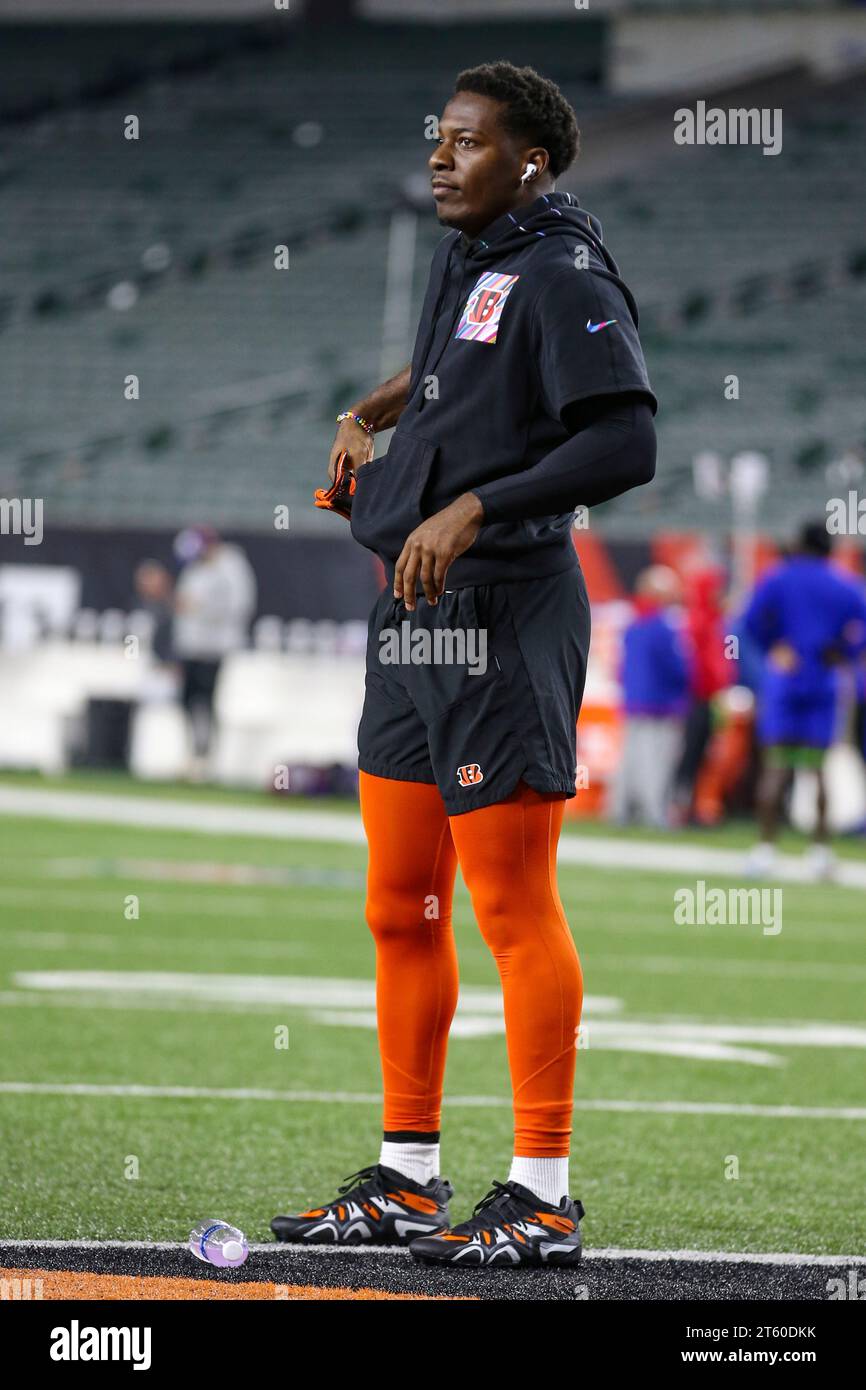 Cincinnati Bengals cornerback Cam Taylor-Britt (29) warms up before an ...