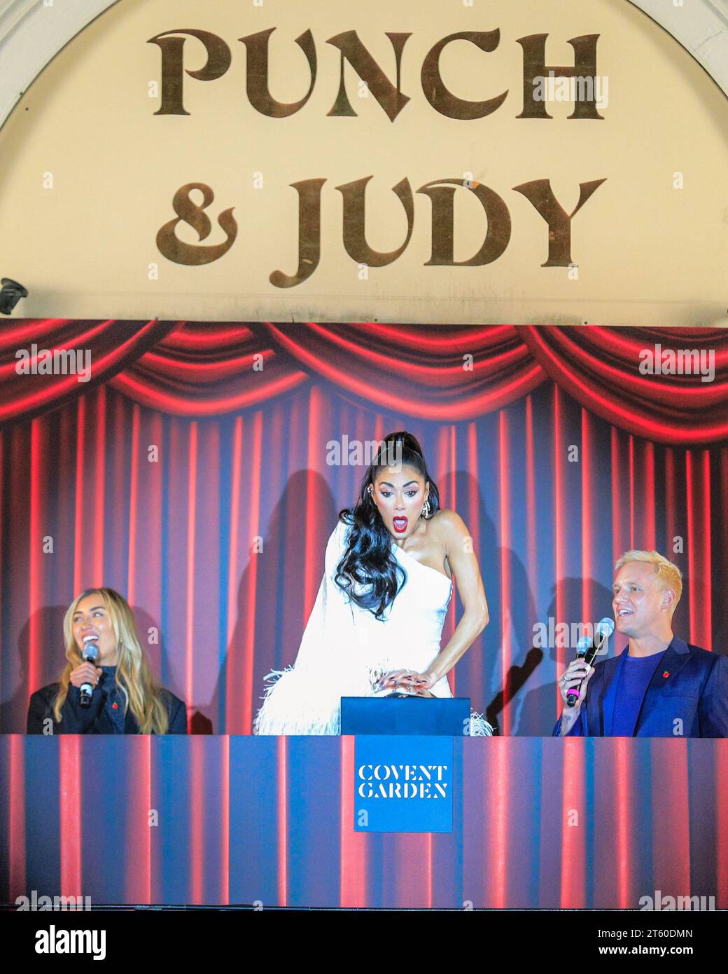 London, UK. 07th Nov, 2023. Nicole Scherzinger switches on the lights ...