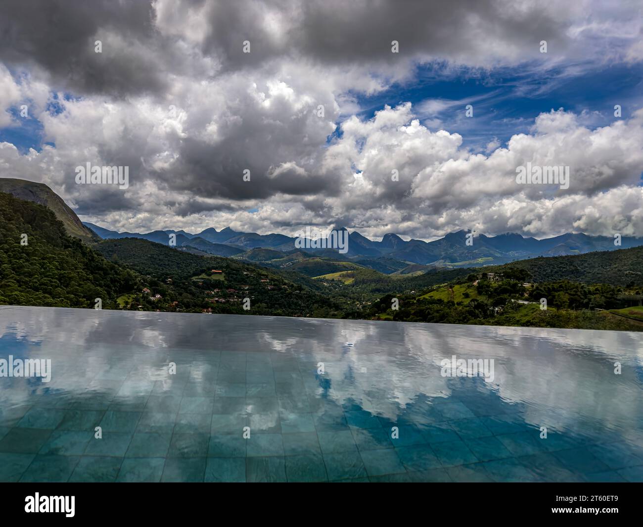 Mountain range vector hi-res stock photography and images - Alamy
