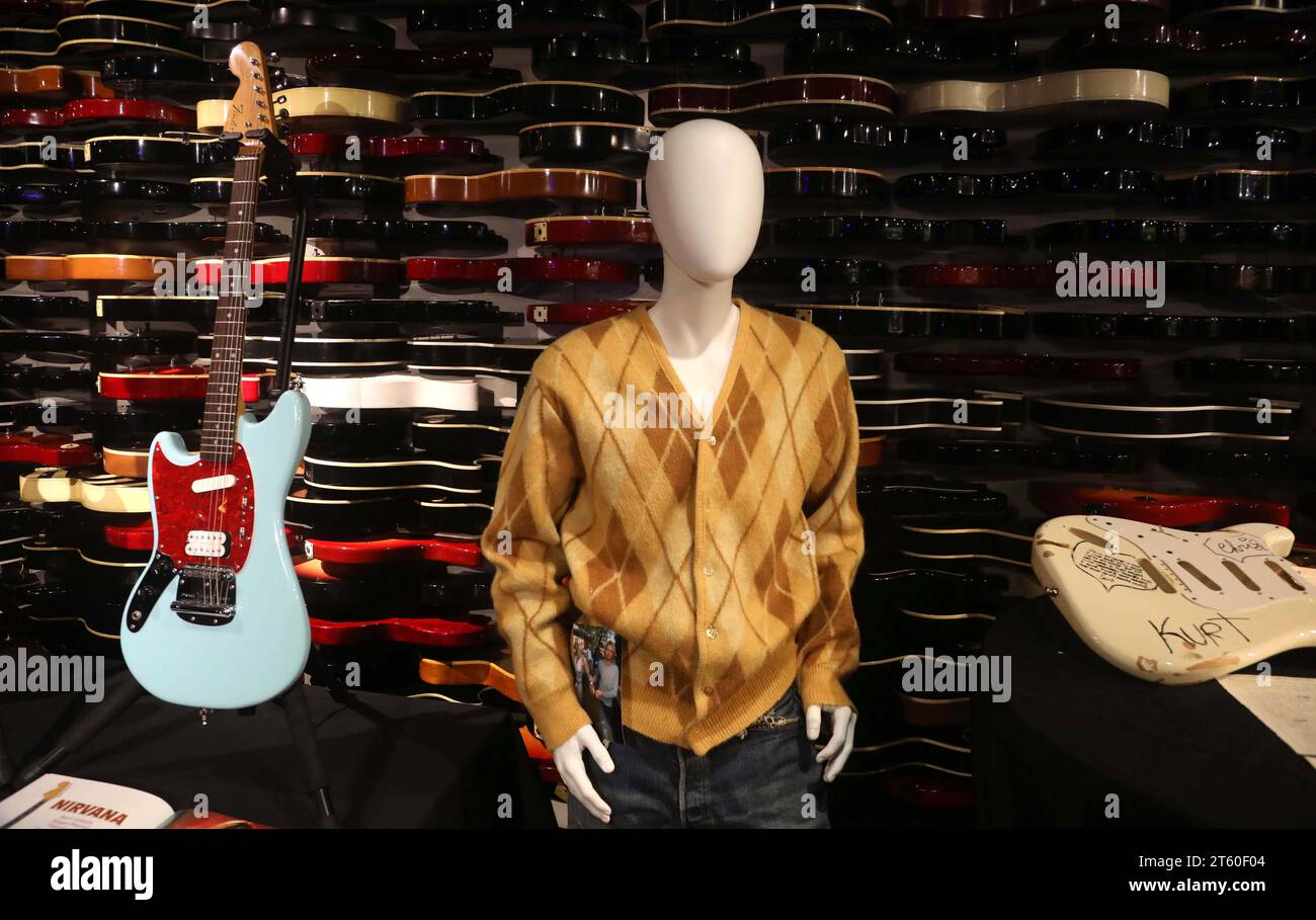 New York, New York, USA. 6th Nov, 2023. Nirvana Kurt Cobain stage ...