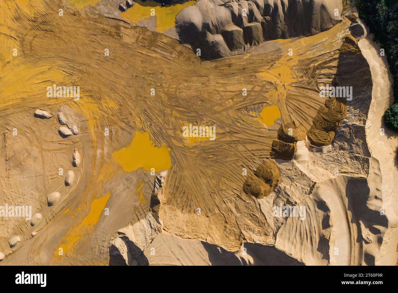 Materials depot, sand and gravel Stock Photo - Alamy