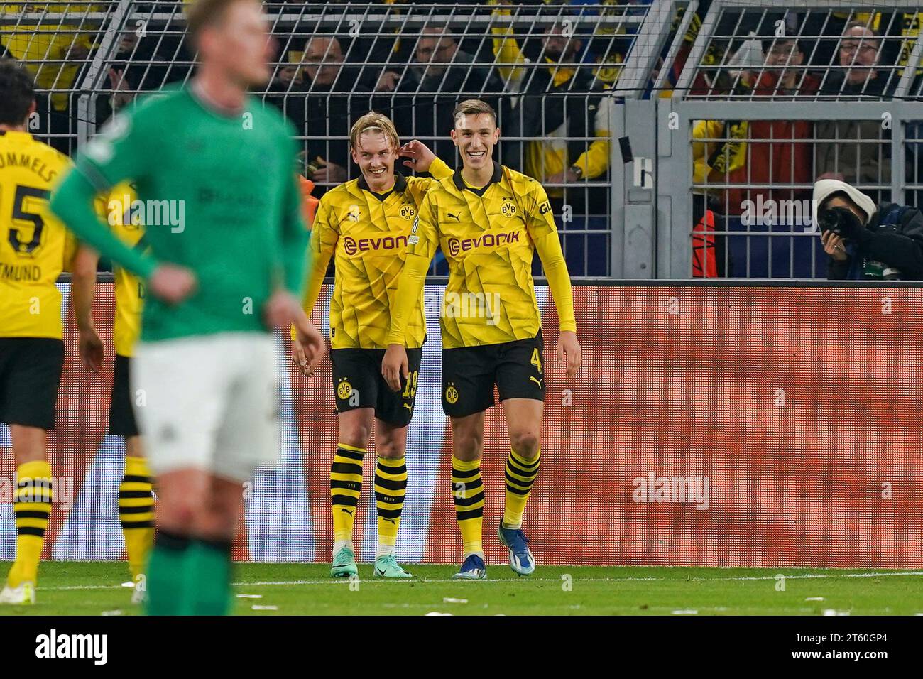 Borussia dortmund defender nico schlotterbeck 4 hi-res stock ...
