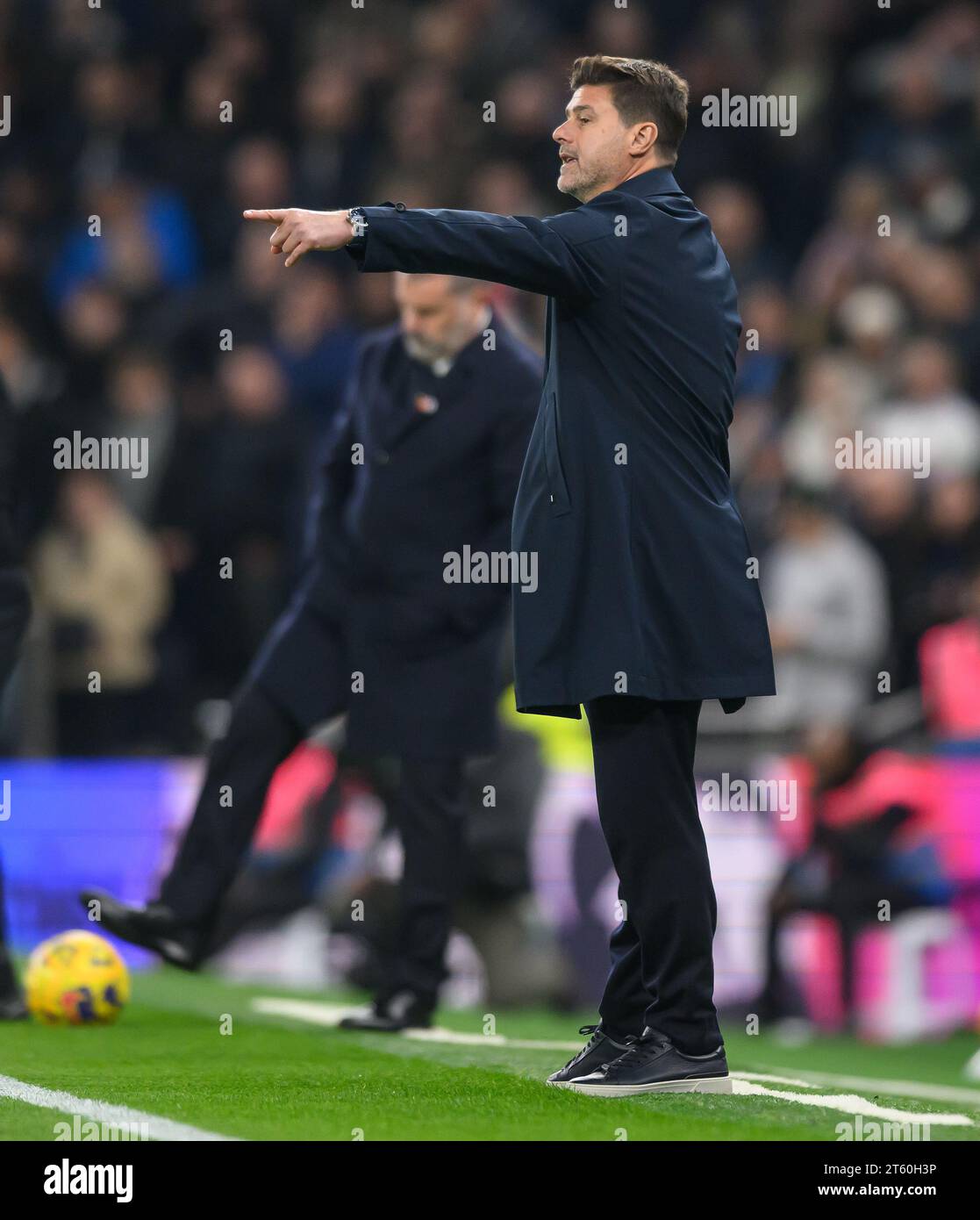 Chelsea tottenham hotspur stadium hi-res stock photography and images ...
