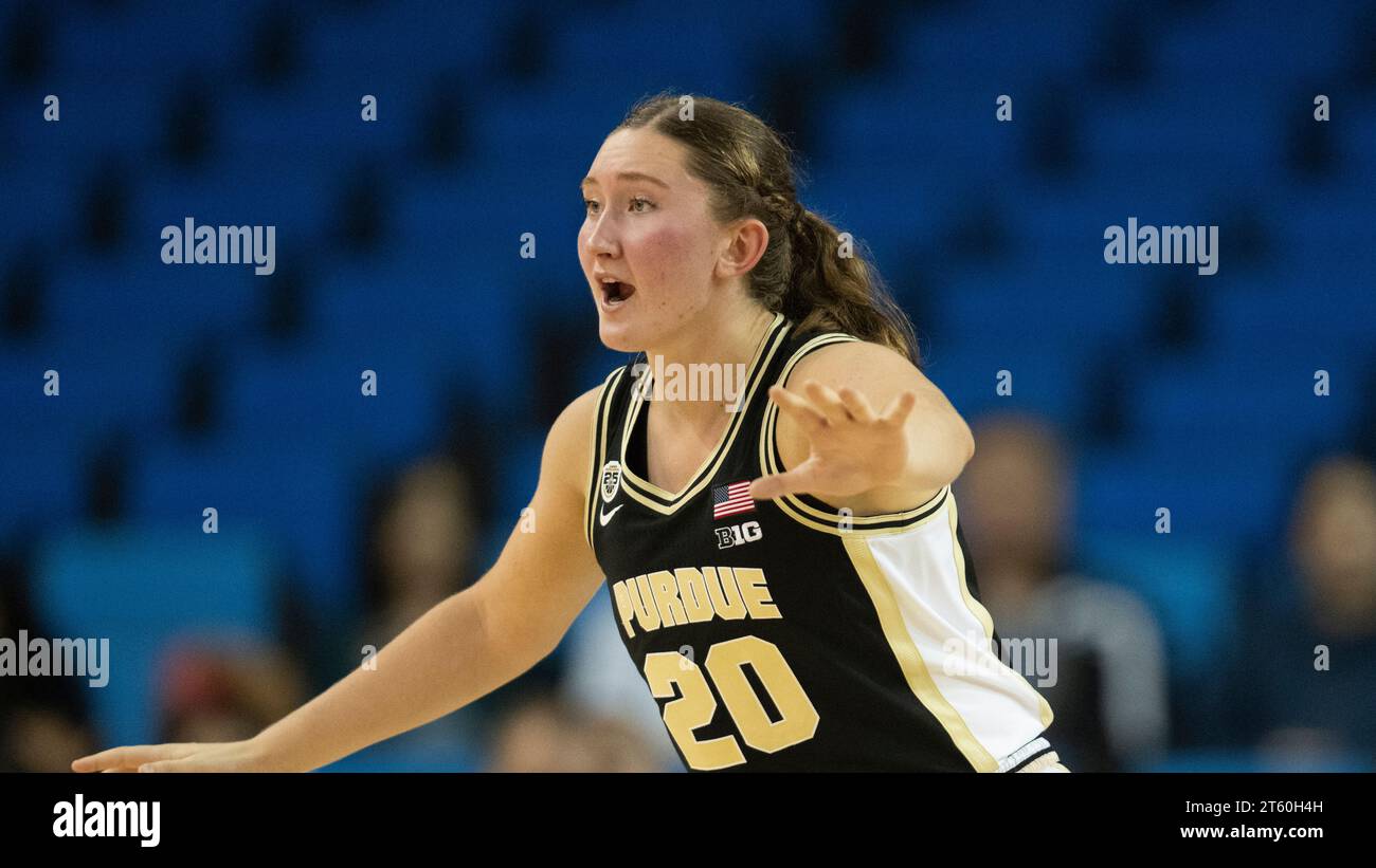 Purdue forward Mary Ashley Stevenson (20) takes her stance during an ...