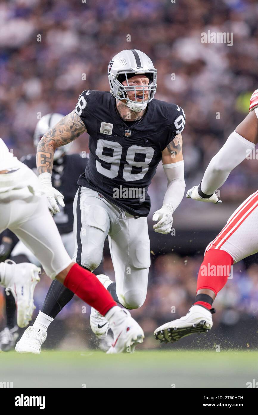 Las Vegas Raiders defensive end Maxx Crosby (98) against the New York Giants in an NFL football ...