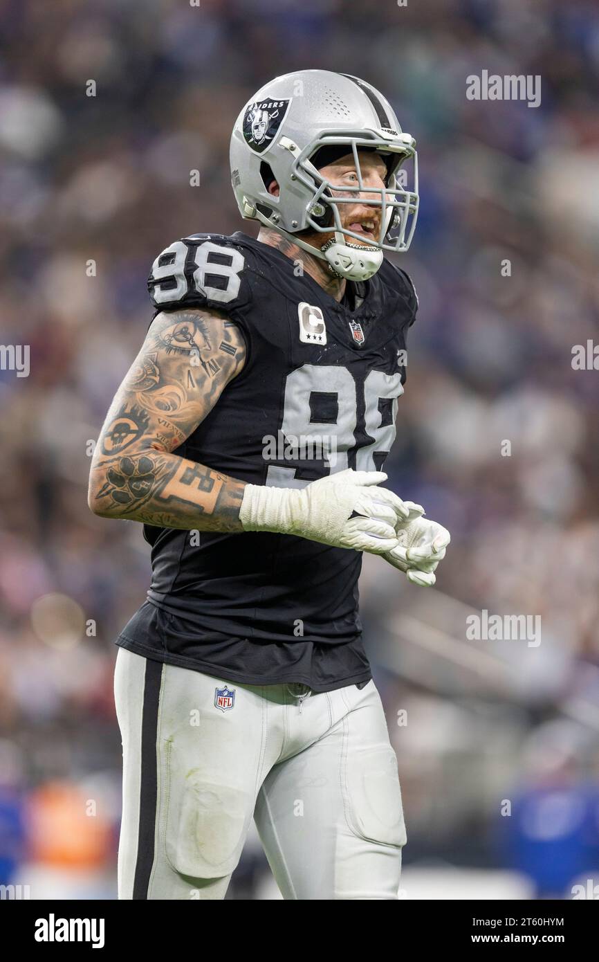 Las Vegas Raiders defensive end Maxx Crosby (98) against the New York Giants in an NFL football ...