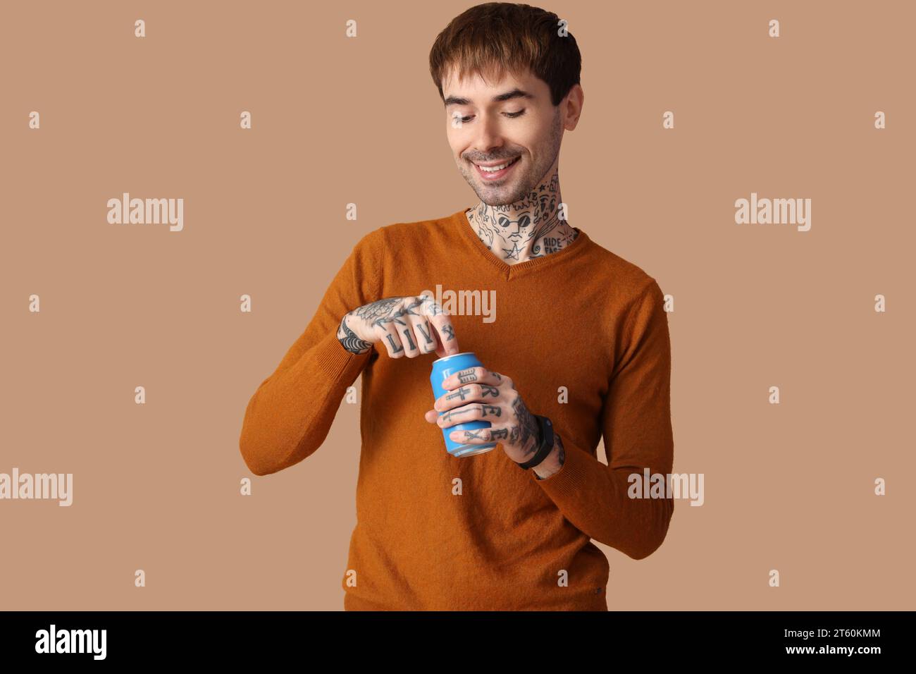 Man opening drink can hi-res stock photography and images - Alamy
