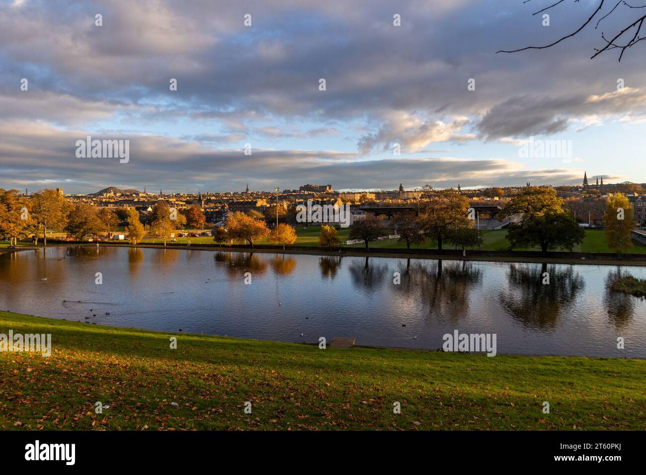 Edinburgh. Scotland, UK. 07th Nov, 2023. Edinburgh looking resplendent ...