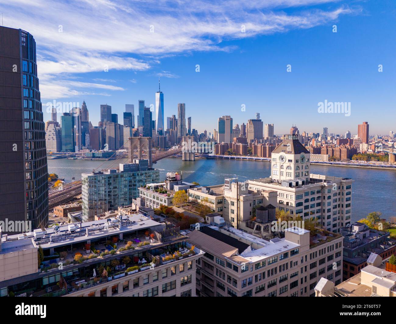 Aerial view manhattan brooklyn bridges hi-res stock photography and ...