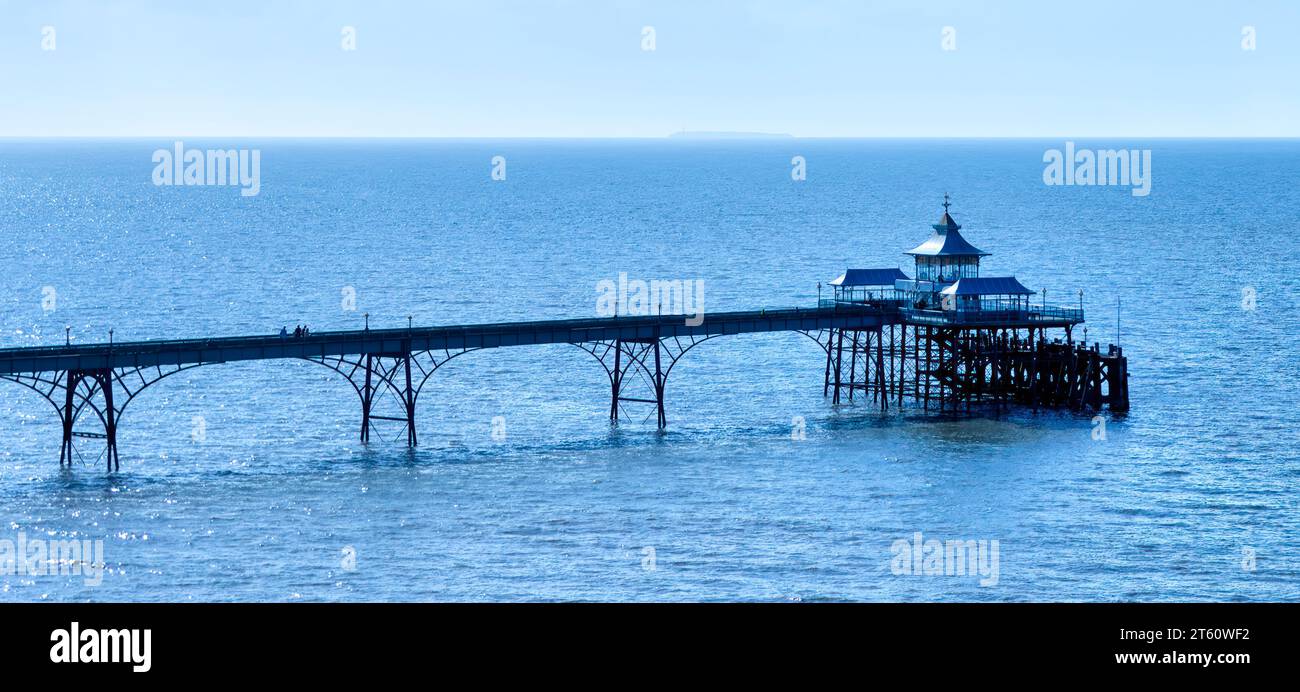 Predominant colour blue hi-res stock photography and images - Alamy