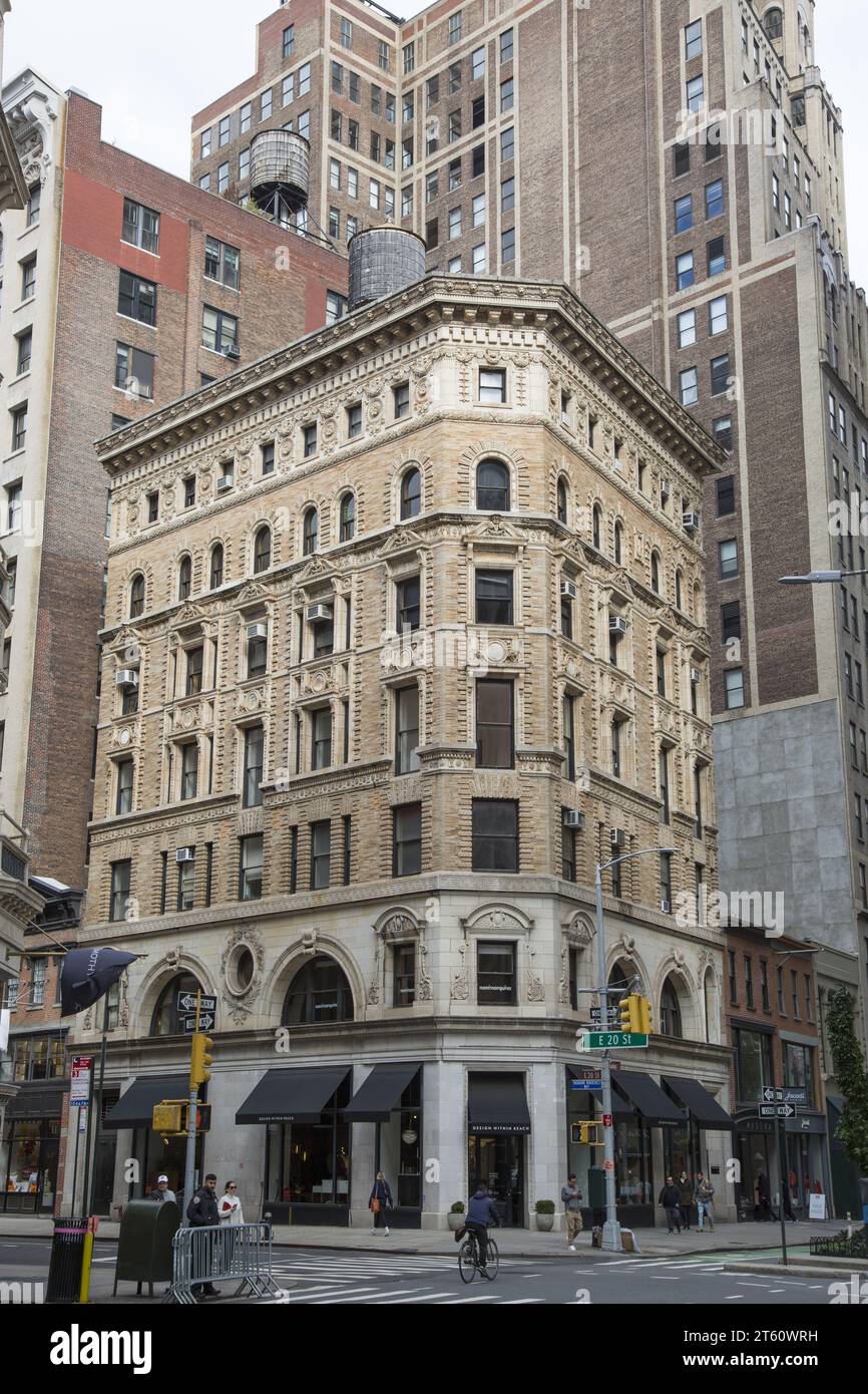 Classic early 20th century building at 13 E. 20th Street at Broadway in ...