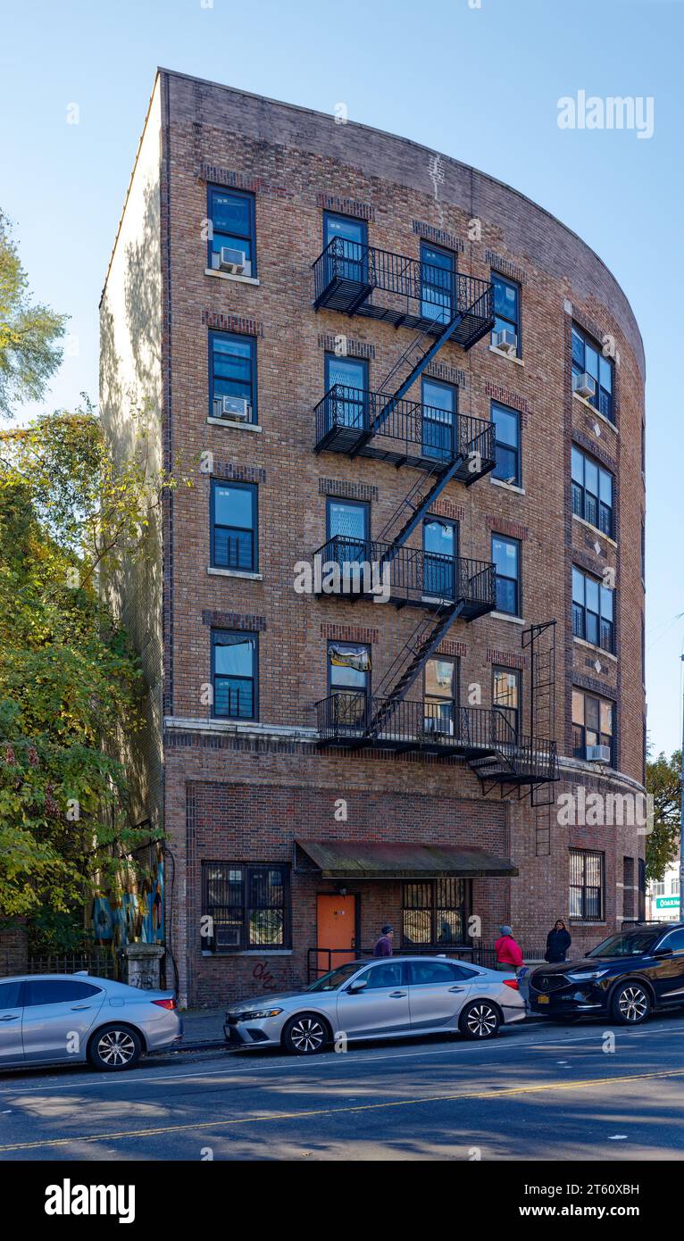 1982 University Avenue in Morris Heights, The Bronx, is a low-rise ...