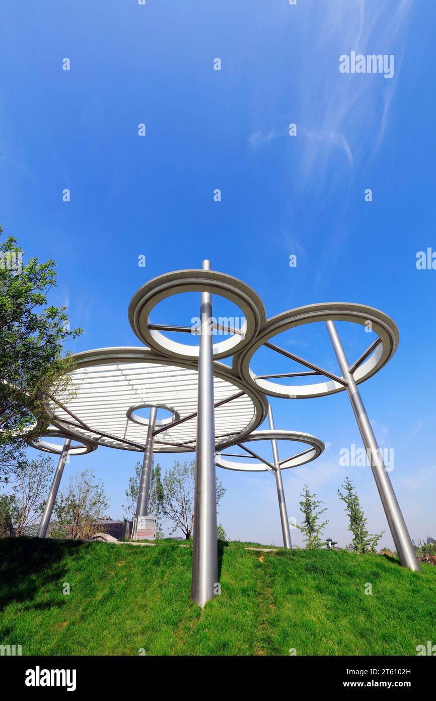 Torus sculpture hi-res stock photography and images - Alamy