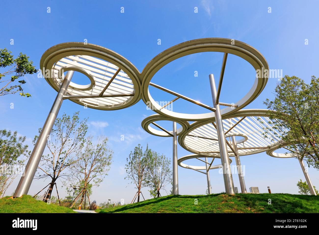 Torus sculpture hi-res stock photography and images - Alamy