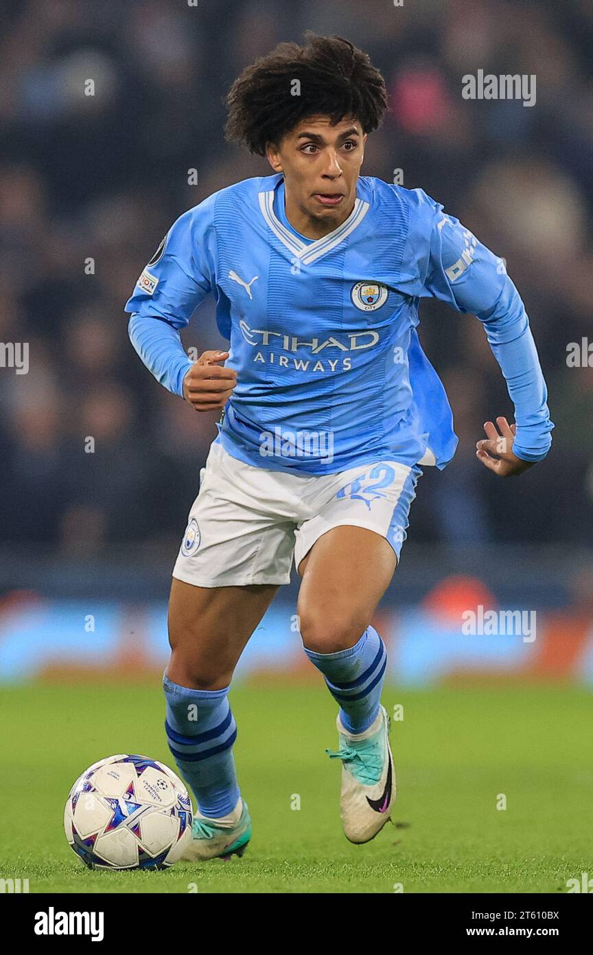 Rico Lewis #82 of Manchester City breaks with the ball during the UEFA ...