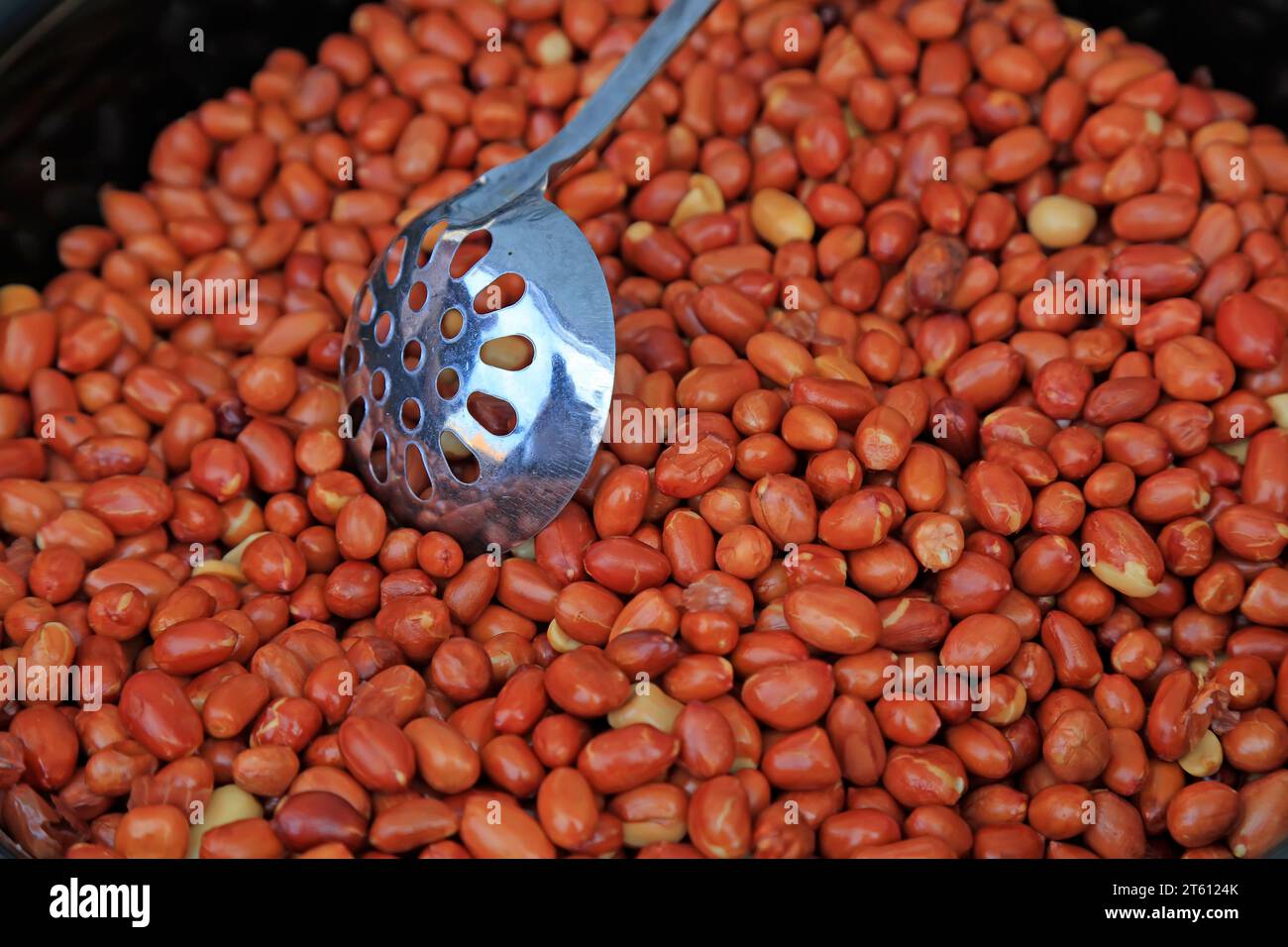 Fried peanuts in kitchen hi-res stock photography and images - Alamy