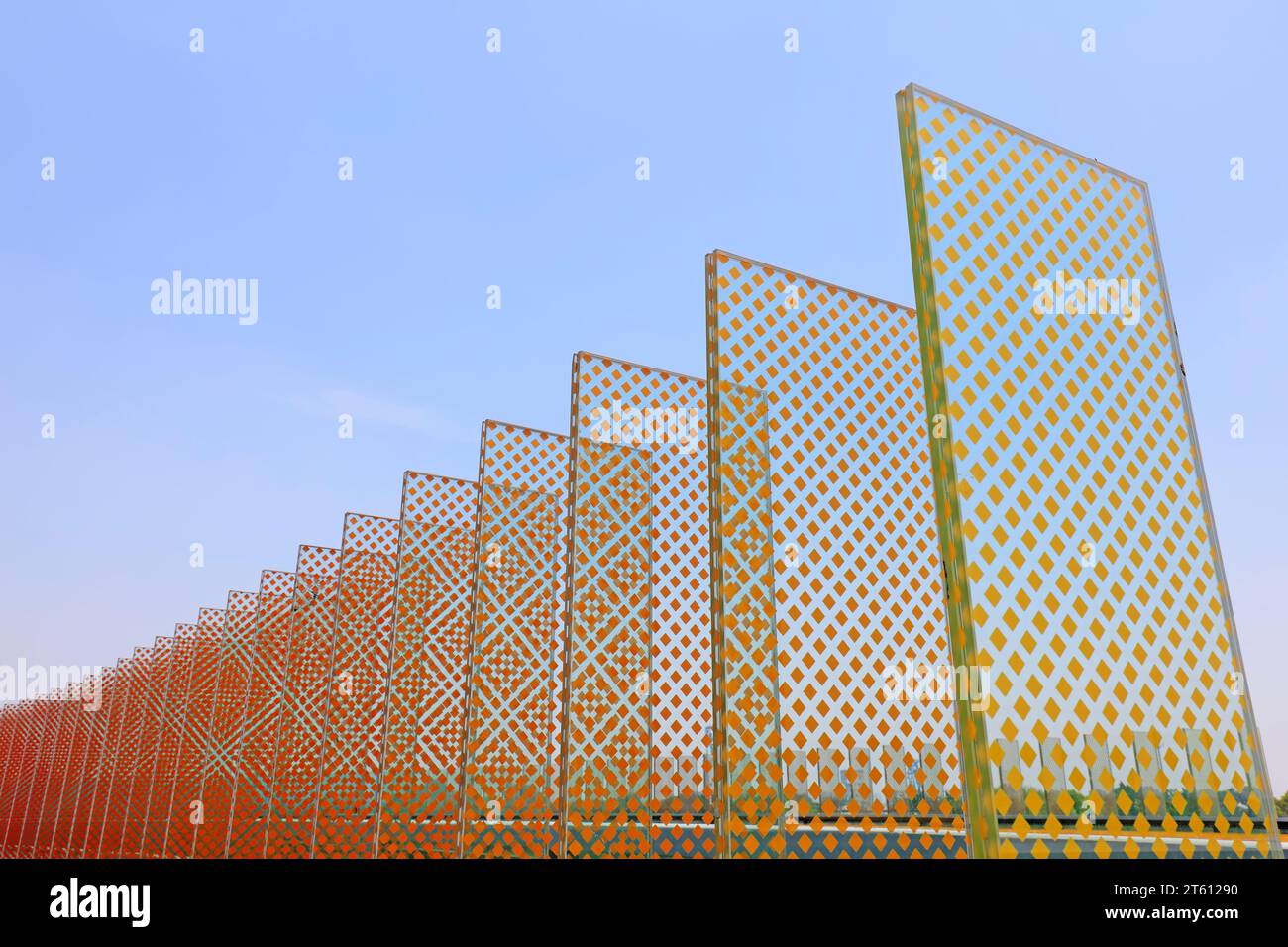 Solar energy plates hi-res stock photography and images - Alamy
