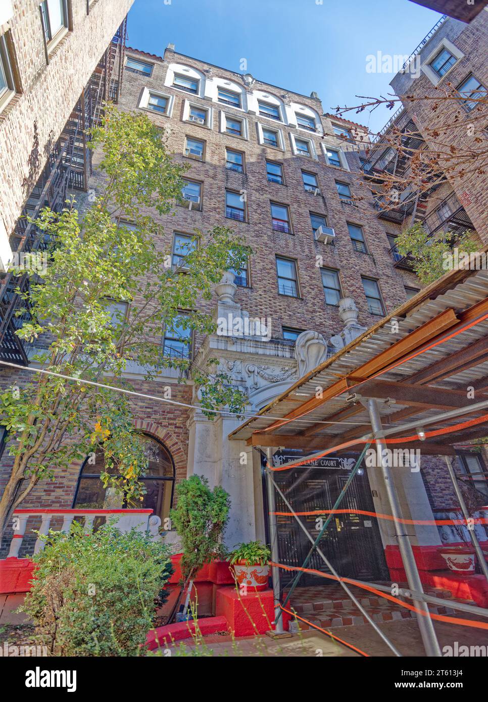 Park Lane Court is an Emery Roth-designed apartment building in the ...