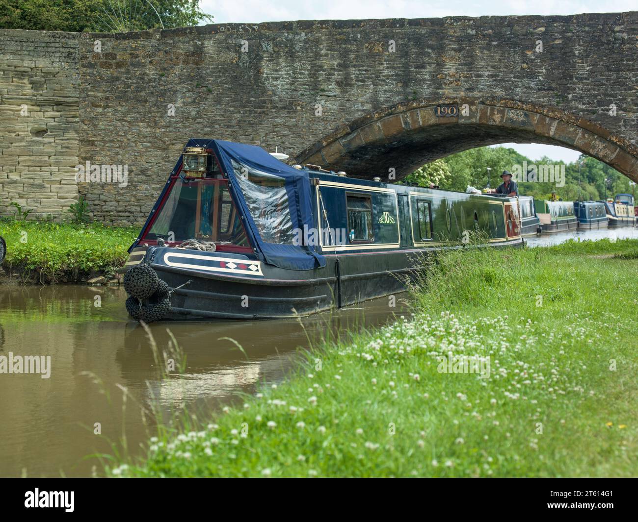 Narrow coatbridge hi-res stock photography and images - Alamy