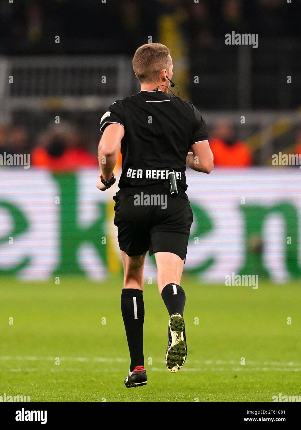 Referee Alejandro Hernandez (right) during the UEFA Champions League ...
