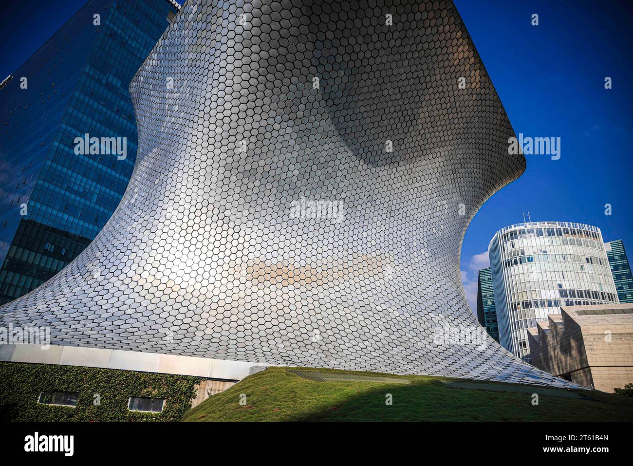 Museo Soumaya En La Ciudad De Mexico Hi Res Stock Photography And