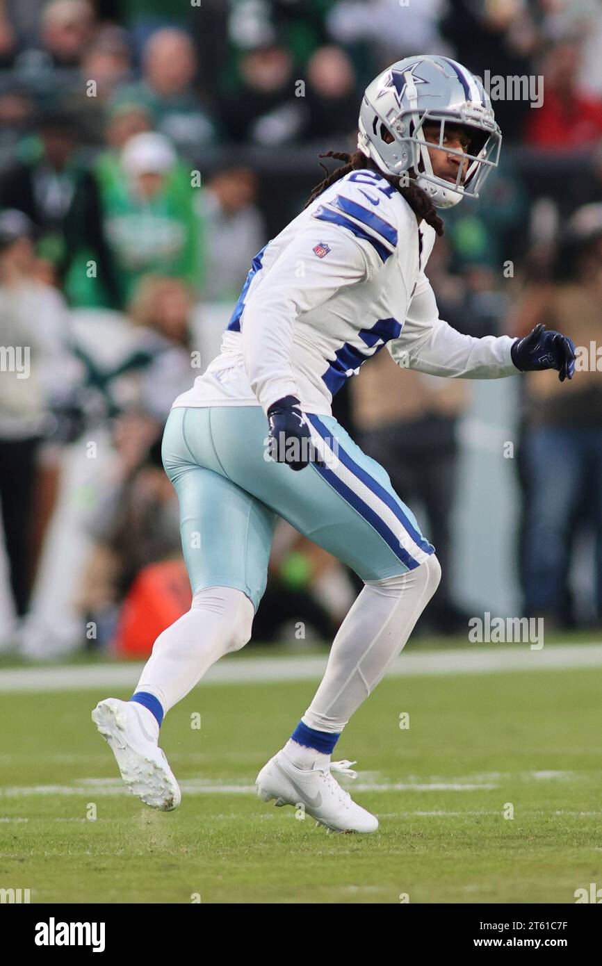 Dallas Cowboys cornerback Stephon Gilmore (21) runs during an NFL ...