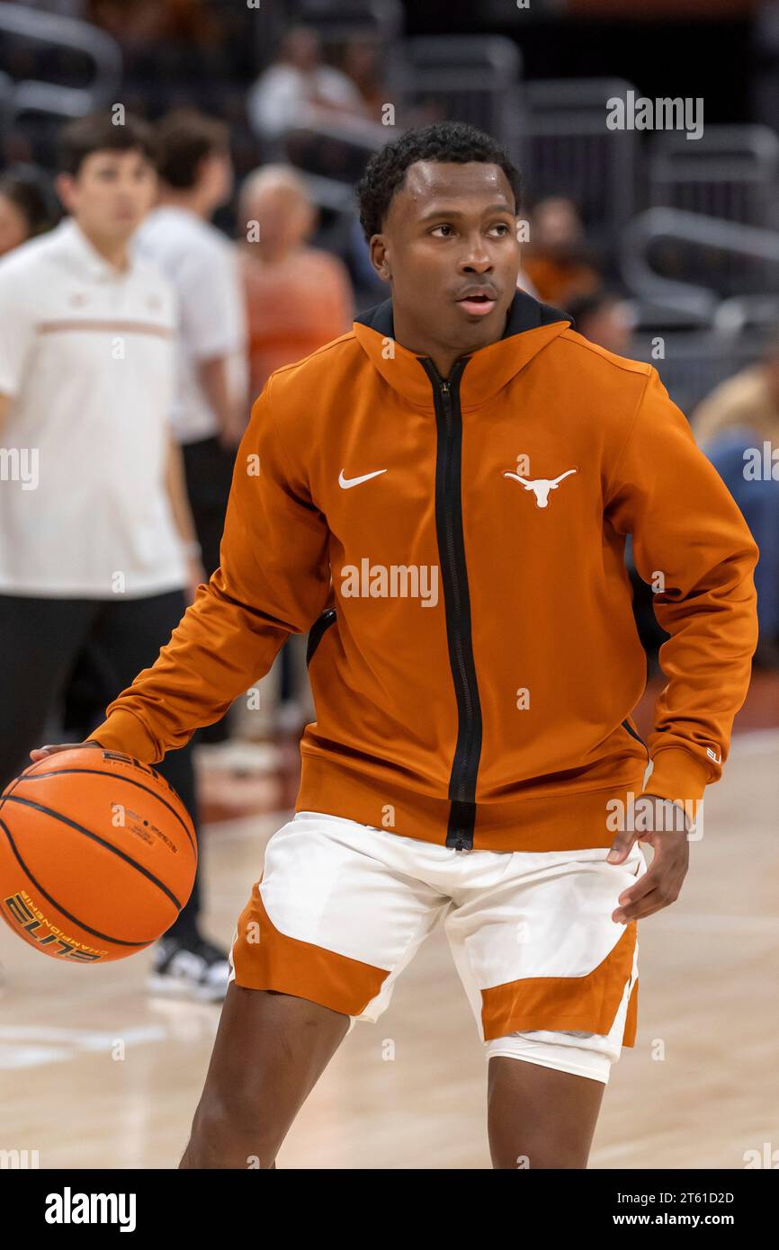 AUSTIN, TX - NOVEMBER 06: Texas Longhorns guard Max Abmas (3) on the ...