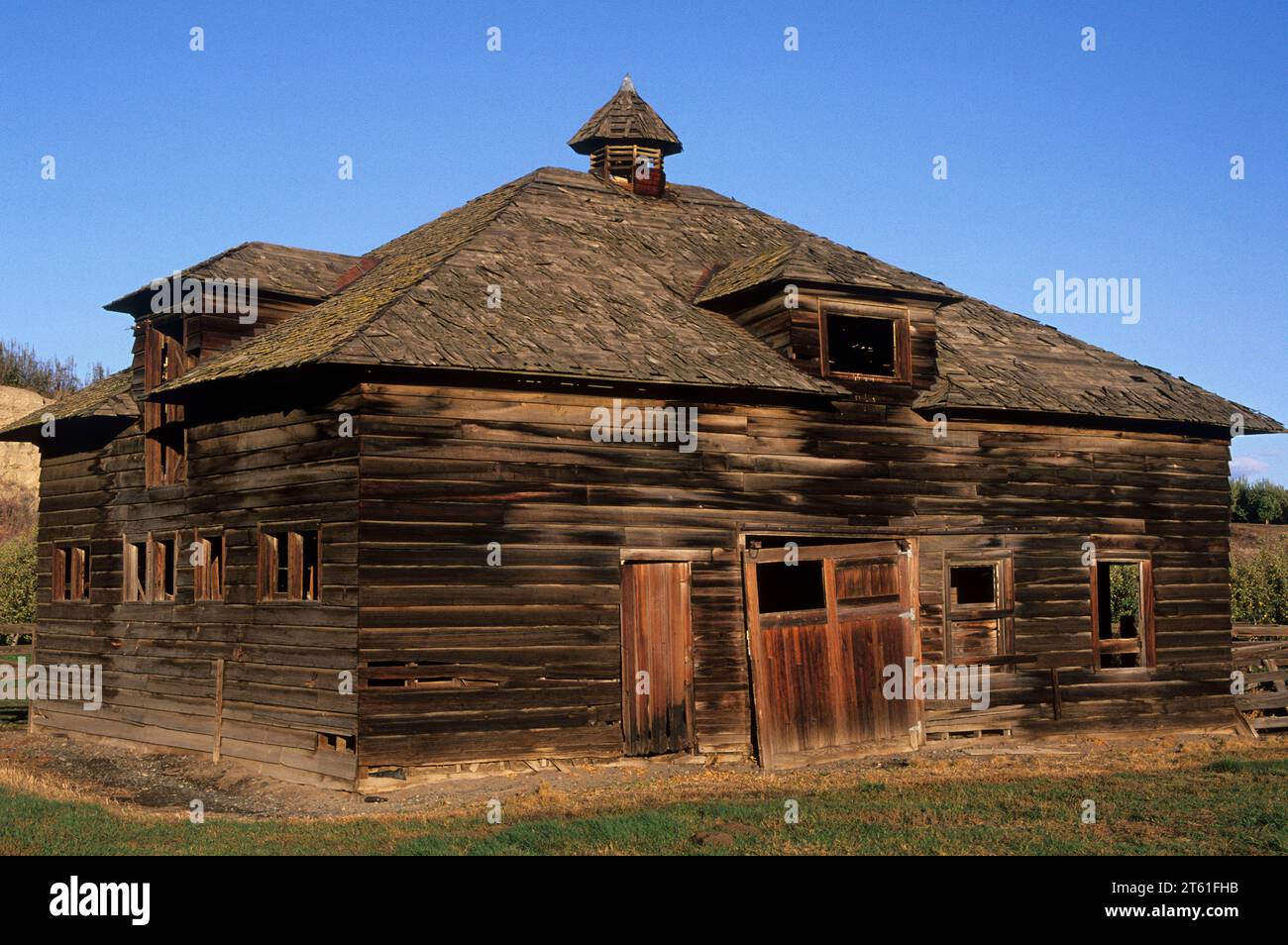 Orchard barn hi-res stock photography and images - Alamy