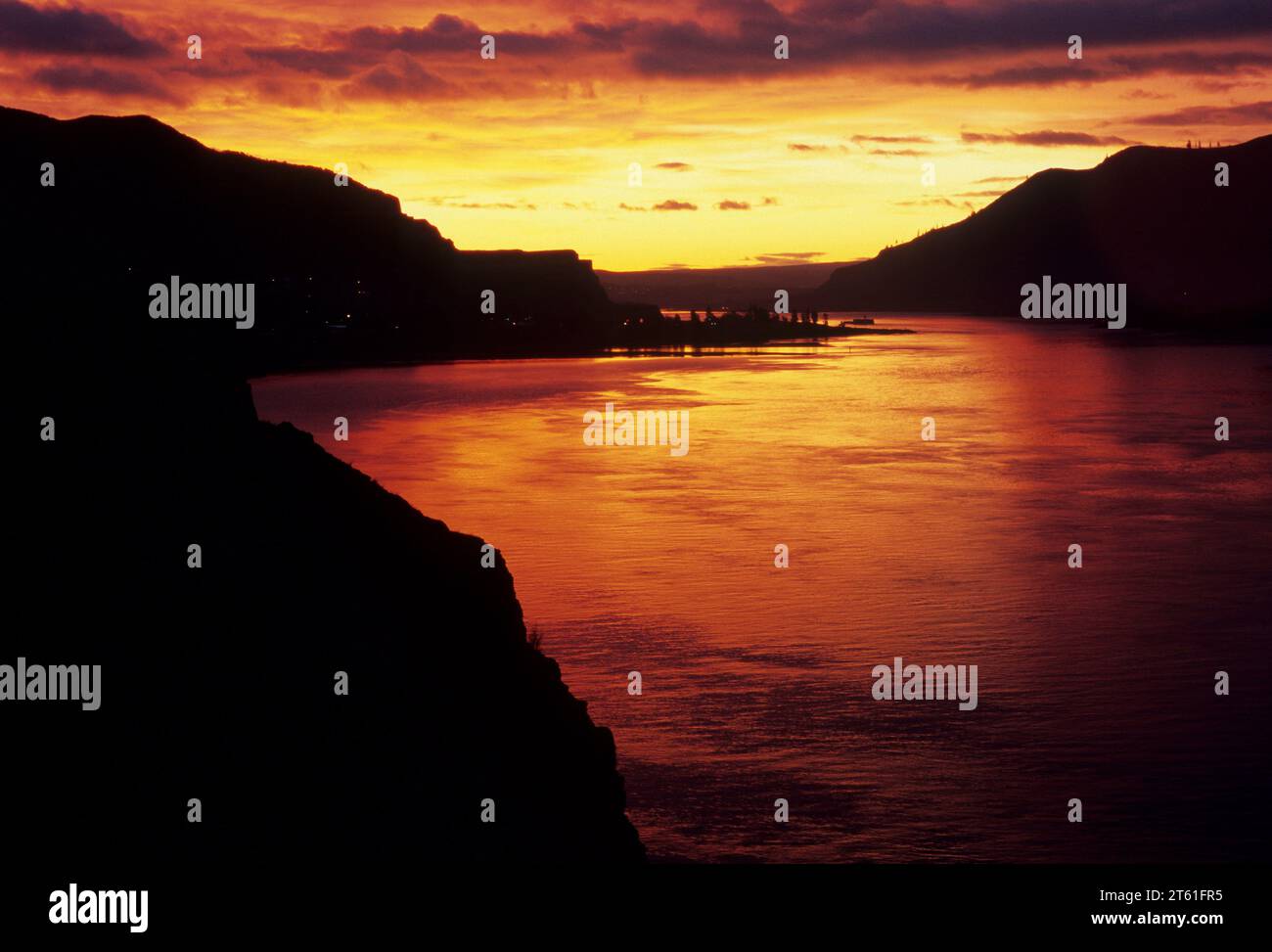 Sunrise, Chamberlain Lake Viewpoint, Columbia River Gorge National ...