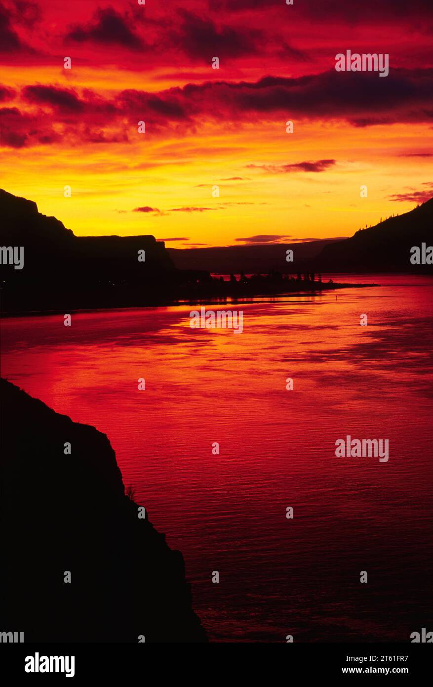 Sunrise, Chamberlain Lake Viewpoint, Columbia River Gorge National ...